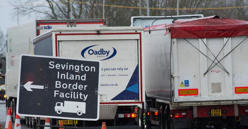 EU lorry drivers turning their backs on UK jobs due to Brexit delays ...