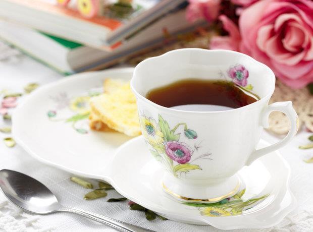 Break out the fine china! Posh tea booms as builders slides | Analysis ...