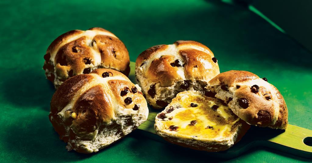 The ultimate hot cross bun selection: Tesco's Easter range 2023 | Range ...
