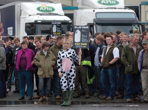Millions promise switch to support milk protestors | News | The Grocer