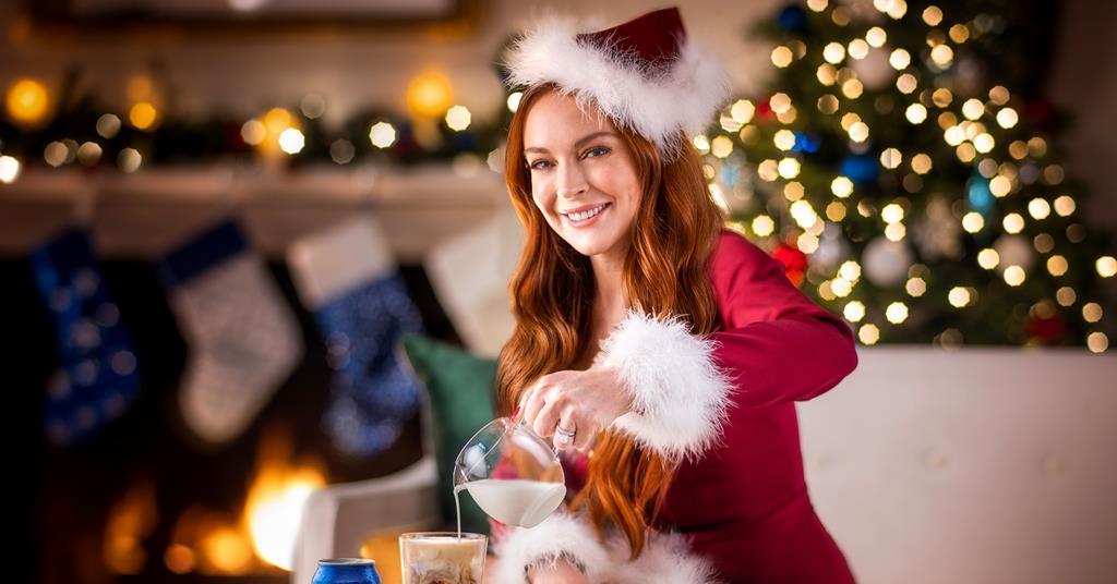 Lindsay Lohan gives Pepsi’s festive ‘dirty soda’ a try | Comment ...