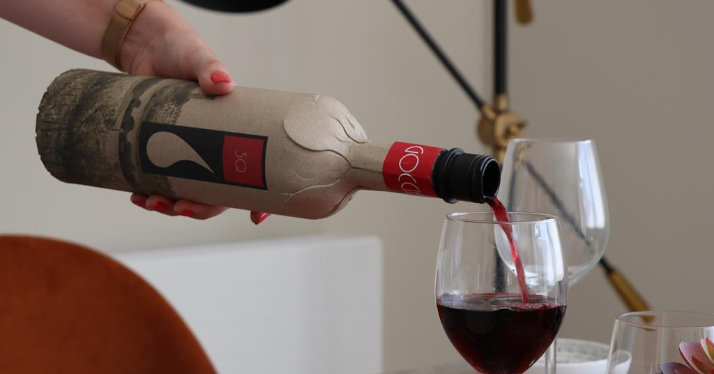 Frugalpac creates paper wine bottle with 94% recycled paperboard | News ...