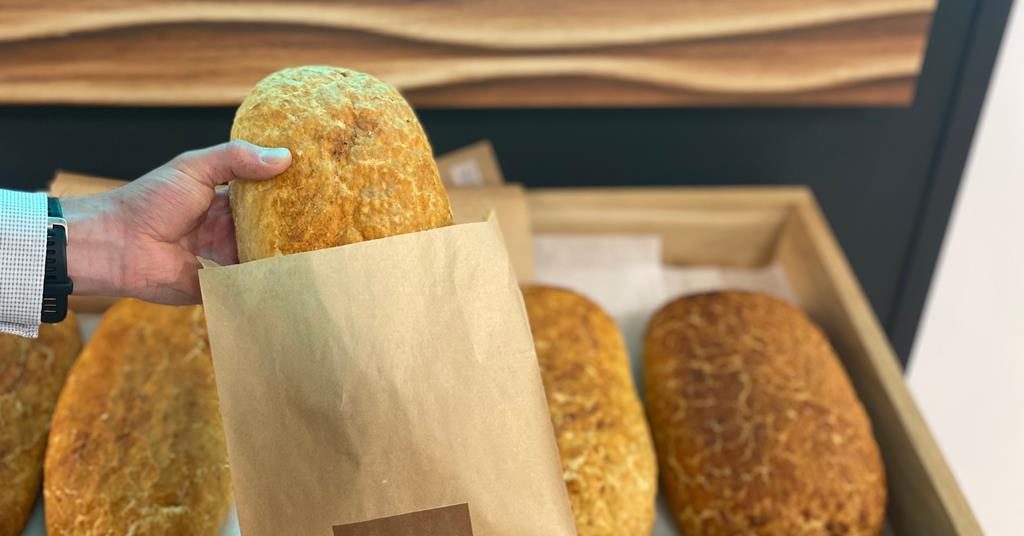 Tesco ‘rewinds the clock’ and cuts plastic with return to loose bread ...