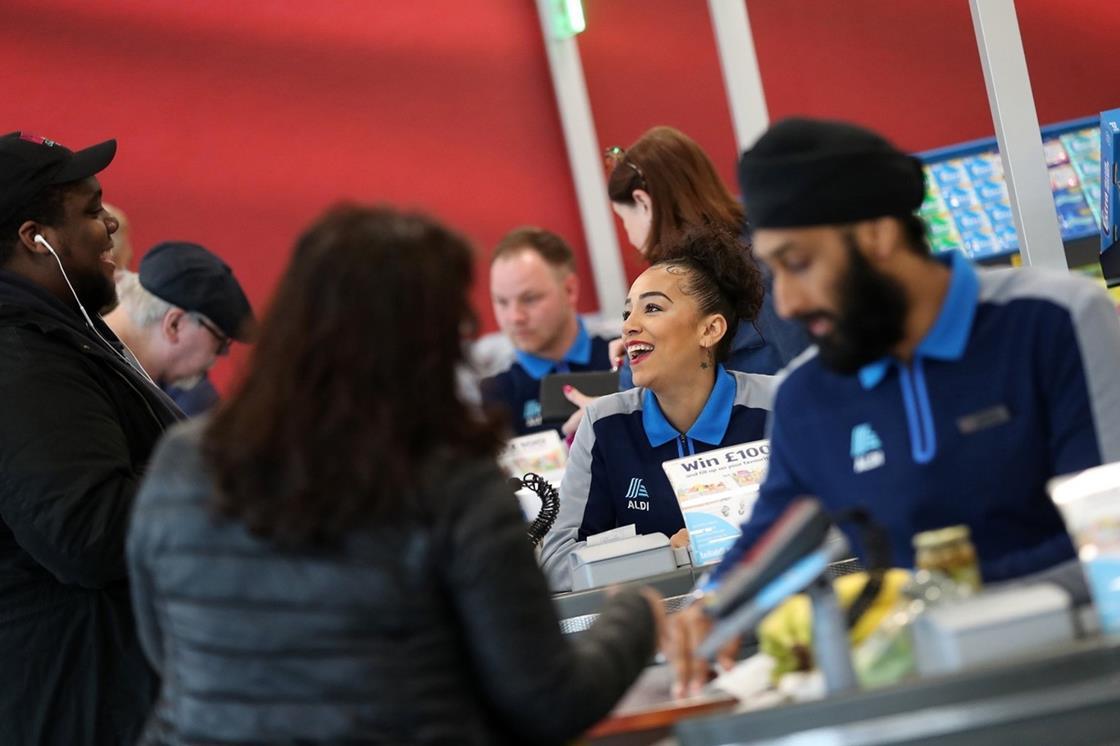 Aldi checkout staff checking all shopping bags for theft in some stores ...