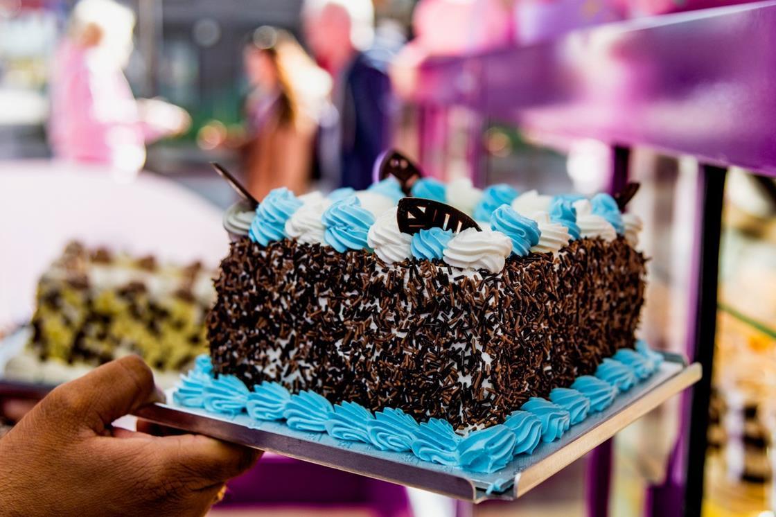 Cake Box revenue soars as new stores and acquisitions power growth ...