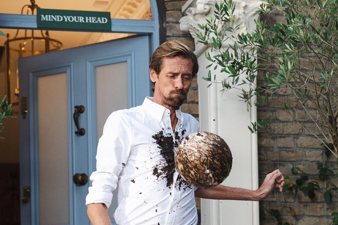 Peter Crouch stars in Ariel ad for The Big One laundry pods | The Grocer