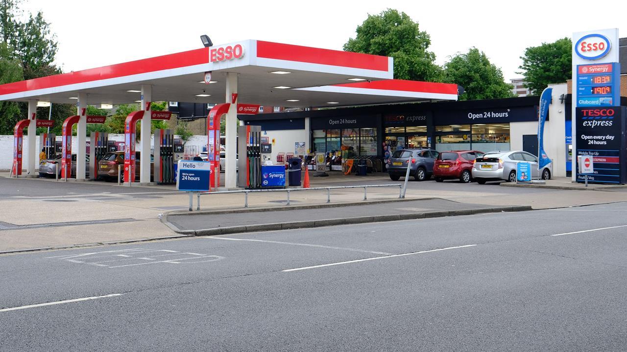 How does forecourt fuel market work and why do pump prices vary so much ...