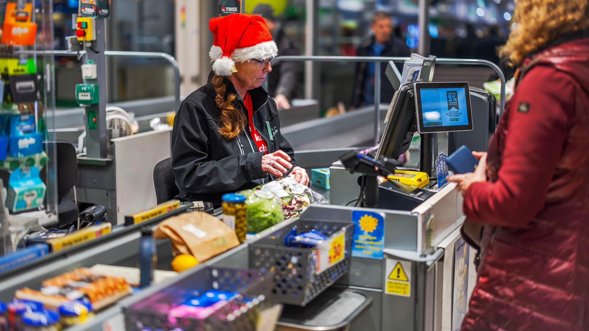 Editor’s picks: The budget and retail workers’ Christmas nightmare ...