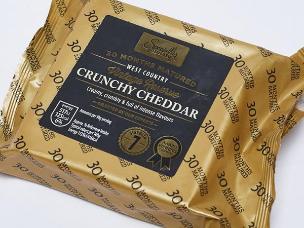 Aldi Specially Selected West Country Vintage Reserve Crunchy Cheddar ...