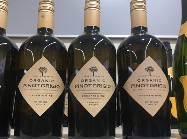 Pinot grigio added to Aldi Planeta Organico wine range | News | The Grocer
