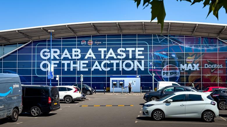 Tesco boosts retail media offer with 'billboard' store wraps | The Grocer